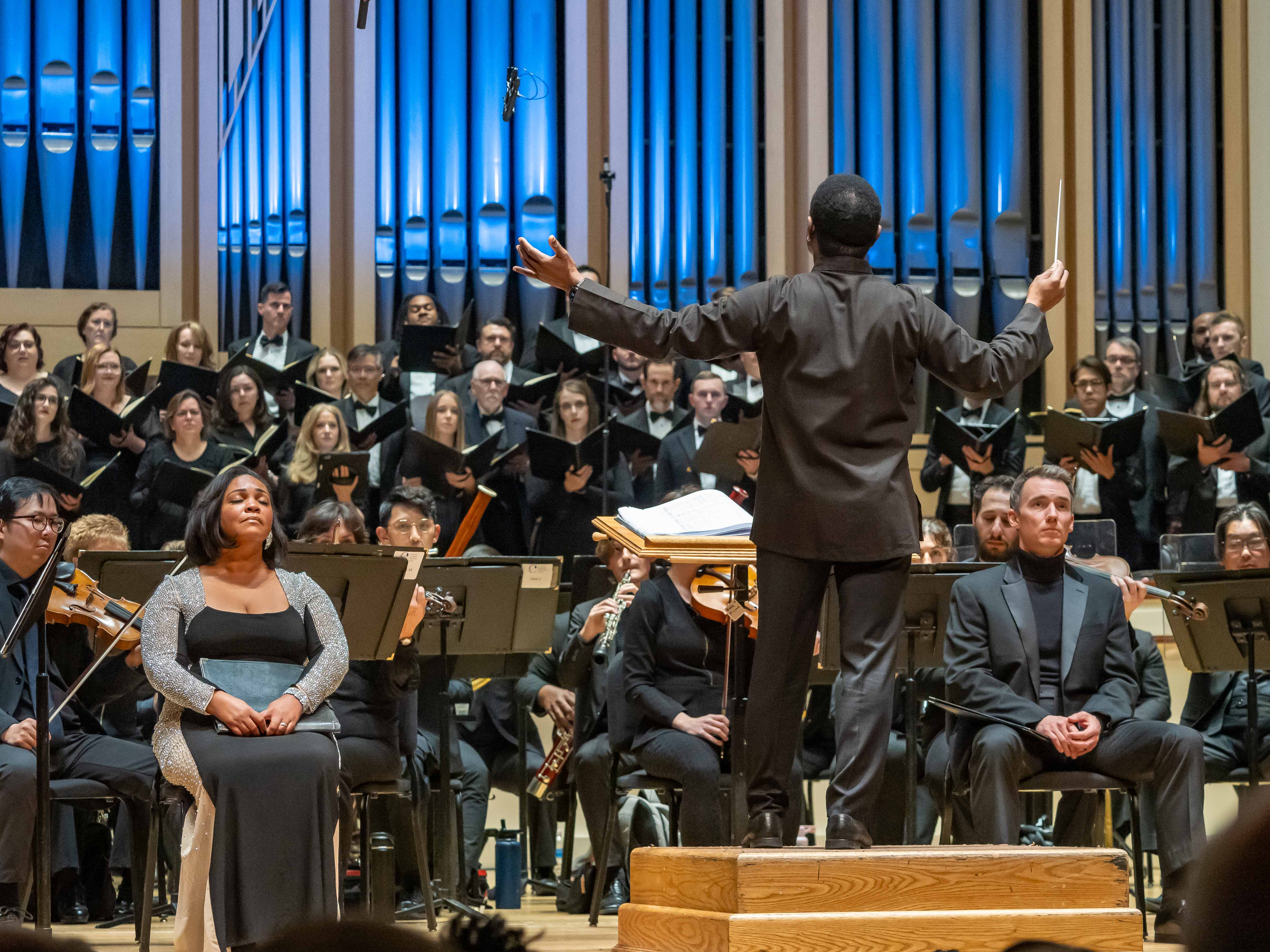 Ryan Clicks with the Master Chorale in a Walloping CSO Debut | Art on ...